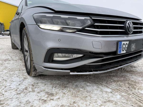 Grey Volkswagen Passat 2022 in Kaunas, with an engine capacity of 1.97 L and mileage of 177 thousand km for 12800 €, photo 3 on AUTOMOTO.COM.LV