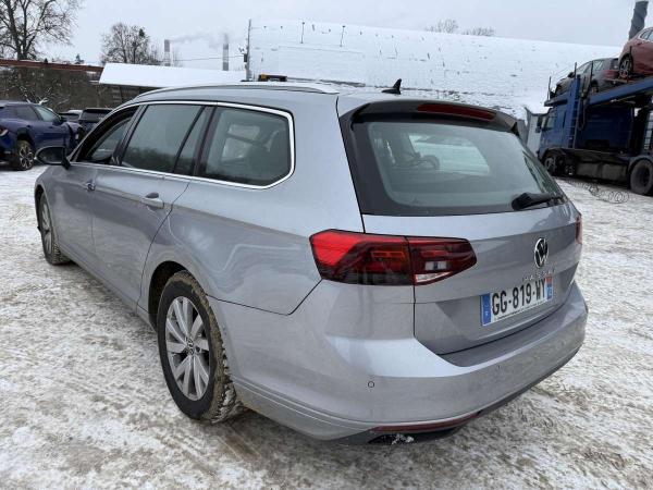 Grey Volkswagen Passat 2022 in Kaunas, with an engine capacity of 1.97 L and mileage of 177 thousand km for 12800 €, photo 6 on AUTOMOTO.COM.LV