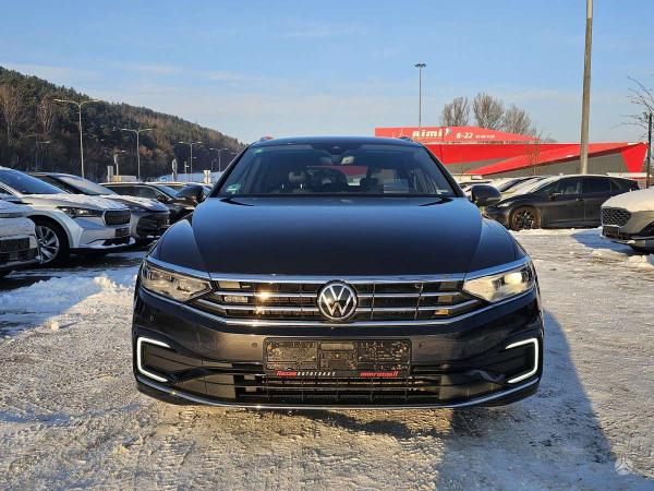 Pelēks Volkswagen Passat 2022 Viļņa, ar dzinēja tilpumu 1.40 L un nobraukumu 147 tūkst. km par 19000 €, foto 3 vietnē AUTOMOTO.COM.LV