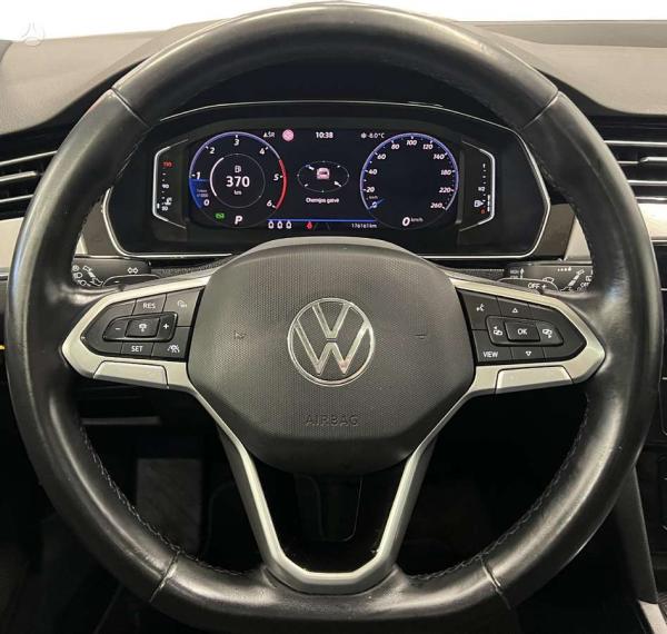 Grey Volkswagen Passat 2022 in Kaunas, with an engine capacity of 1.97 L and mileage of 176 thousand km for 19200 €, photo 9 on AUTOMOTO.COM.LV