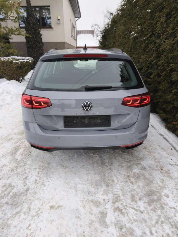 Grey Volkswagen Passat 2022 in Kalvarija, with an engine capacity of 1.50 L and mileage of 101 thousand km for 21599 €, photo 8 on AUTOMOTO.COM.LV