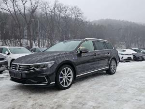 Pelēks Volkswagen Passat 2022 Viļņa, ar dzinēja tilpumu 1.40 L un nobraukumu 147 tūkst. km par 19000 €, foto  vietnē AUTOMOTO.COM.LV