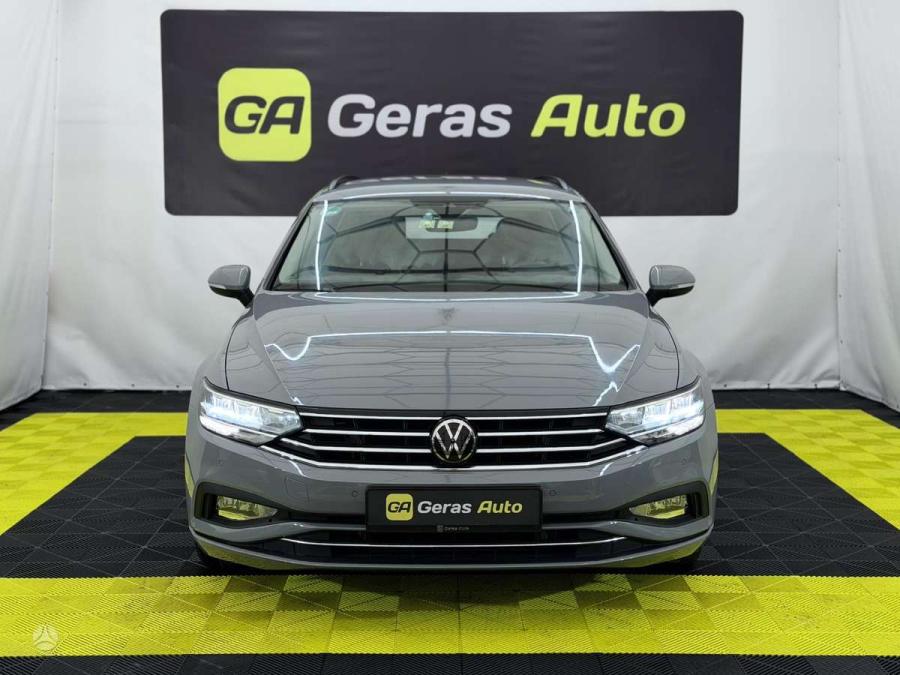 Grey Volkswagen Passat 2022 in Vilnius, with an engine capacity of 1.97 L and mileage of 144 thousand km for 15999 €, photo 7 on AUTOMOTO.COM.LV