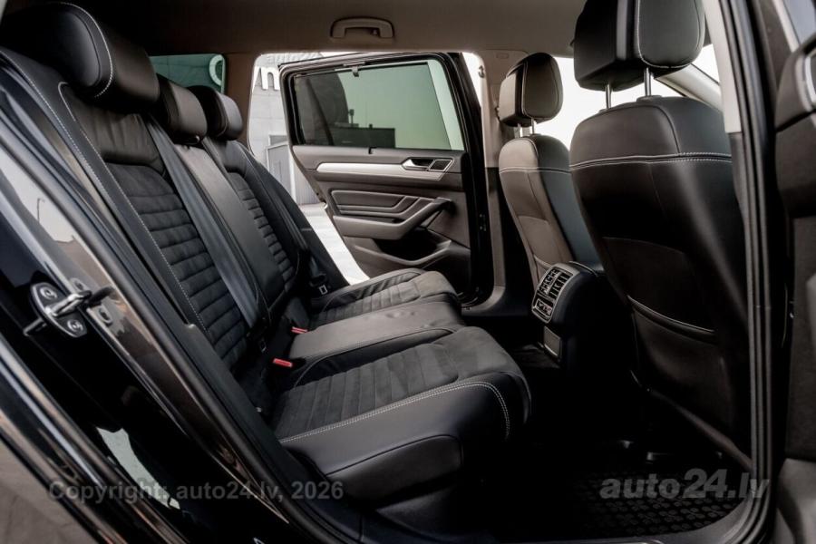 Grey Volkswagen Passat 2022 in Parnu, with an engine capacity of 2.00 L and mileage of 163 thousand km for 22500 €, photo 9 on AUTOMOTO.COM.LV