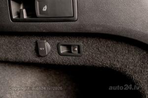 Grey Volkswagen Passat 2022 in Parnu, with an engine capacity of 2.00 L and mileage of 163 thousand km for 22500 €, photo 14 on AUTOMOTO.COM.LV