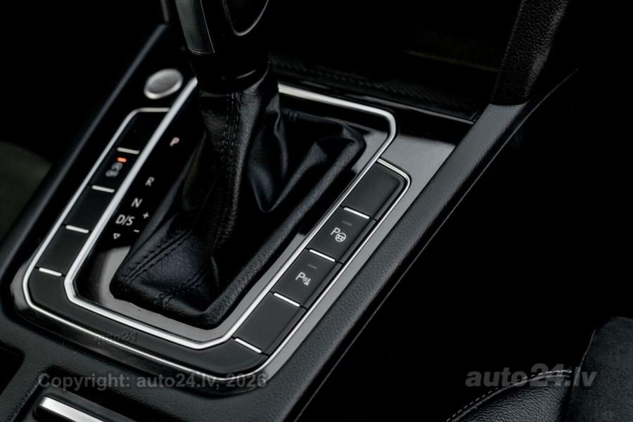 Grey Volkswagen Passat 2022 in Parnu, with an engine capacity of 2.00 L and mileage of 163 thousand km for 22500 €, photo 17 on AUTOMOTO.COM.LV