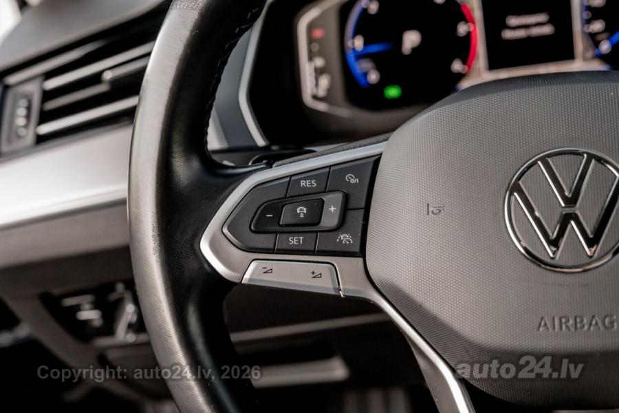 Grey Volkswagen Passat 2022 in Parnu, with an engine capacity of 2.00 L and mileage of 163 thousand km for 22500 €, photo 21 on AUTOMOTO.COM.LV