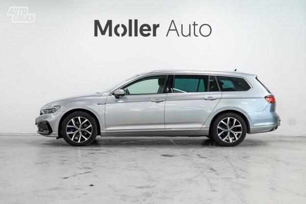 Pelēks Volkswagen Passat 2022 Viļņa, ar dzinēja tilpumu 1.40 L un nobraukumu 108 tūkst. km par 23400 €, foto 2 vietnē AUTOMOTO.COM.LV