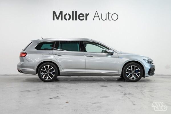 Pelēks Volkswagen Passat 2022 Viļņa, ar dzinēja tilpumu 1.40 L un nobraukumu 108 tūkst. km par 23400 €, foto 4 vietnē AUTOMOTO.COM.LV