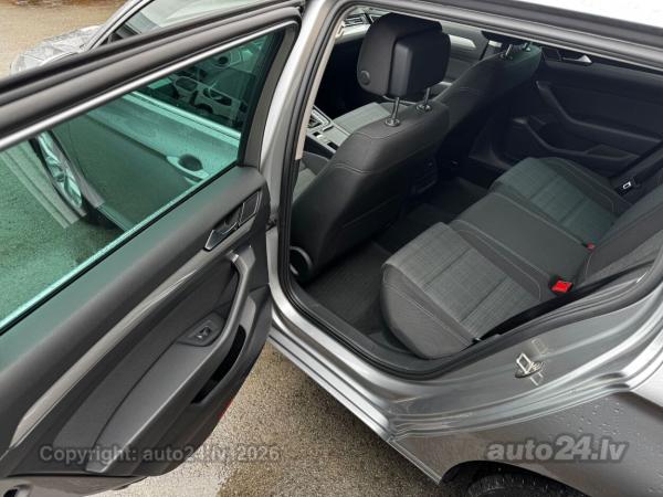 Grey Volkswagen Passat 2022 in Tallinn, with an engine capacity of 1.50 L and mileage of 119 thousand km for 18900 €, photo 8 on AUTOMOTO.COM.LV