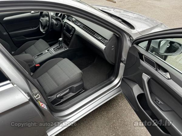 Grey Volkswagen Passat 2022 in Tallinn, with an engine capacity of 1.50 L and mileage of 119 thousand km for 18900 €, photo 10 on AUTOMOTO.COM.LV