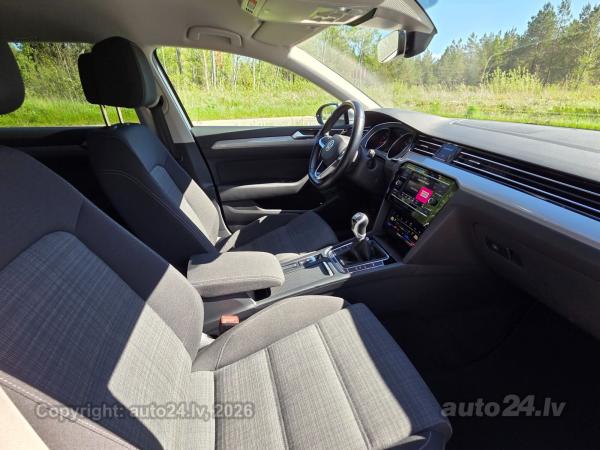 Grey Volkswagen Passat 2022 in Tallinn, with an engine capacity of 1.50 L and mileage of 183 thousand km for 17950 €, photo 5 on AUTOMOTO.COM.LV