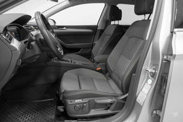 Pelēks Volkswagen Passat 2022 Viļņa, ar dzinēja tilpumu 2.00 L un nobraukumu 156 tūkst. km par 18900 €, foto 5 vietnē AUTOMOTO.COM.LV