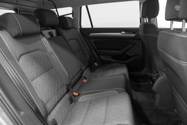 Grey Volkswagen Passat 2022 in Vilnius, with an engine capacity of 2.00 L and mileage of 156 thousand km for 18900 €, photo 8 on AUTOMOTO.COM.LV