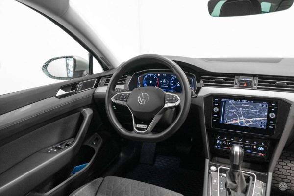 Grey Volkswagen Passat 2022 in Vilnius, with an engine capacity of 2.00 L and mileage of 156 thousand km for 18900 €, photo 10 on AUTOMOTO.COM.LV