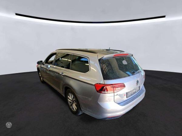 Pelēks Volkswagen Passat 2022 Kauņa, ar dzinēja tilpumu 1.97 L un nobraukumu 161 tūkst. km par 18500 €, foto 3 vietnē AUTOMOTO.COM.LV