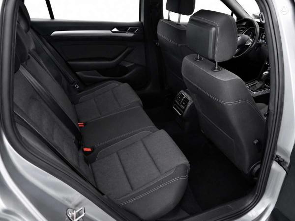 Pelēks Volkswagen Passat 2022 Kauņa, ar dzinēja tilpumu 1.97 L un nobraukumu 161 tūkst. km par 18500 €, foto 6 vietnē AUTOMOTO.COM.LV
