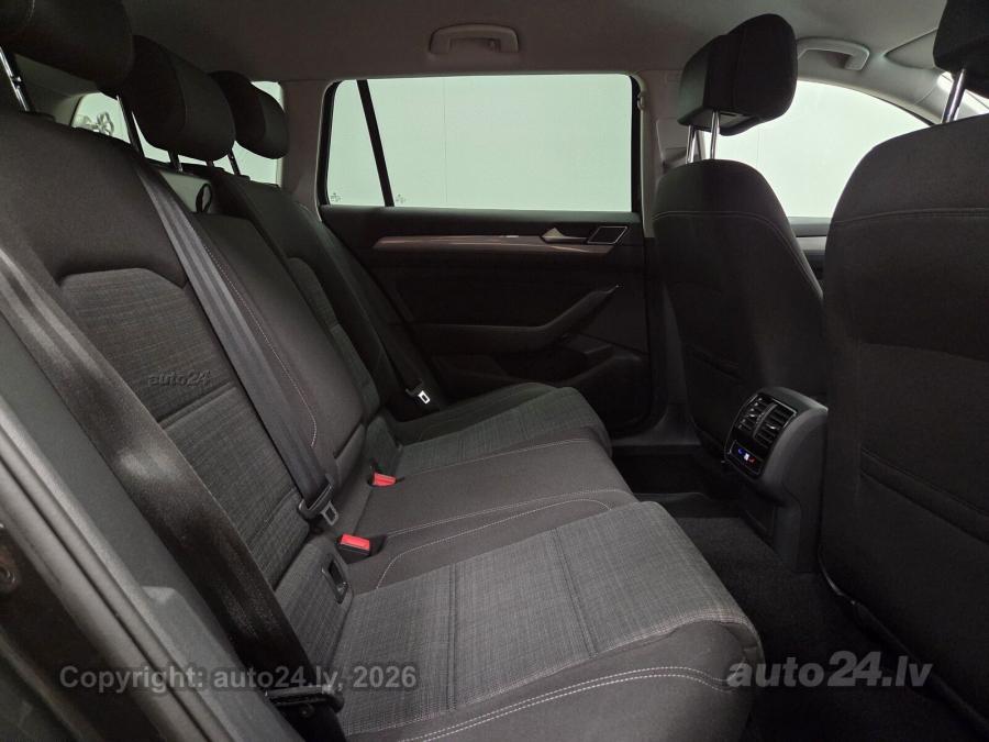 Серый Фольксваген Пассат 2022 в Таллин, объемом двигателя 1.50 л и пробегом 95 тыс. км за 17900 €, фото 20 на AUTOMOTO.COM.LV