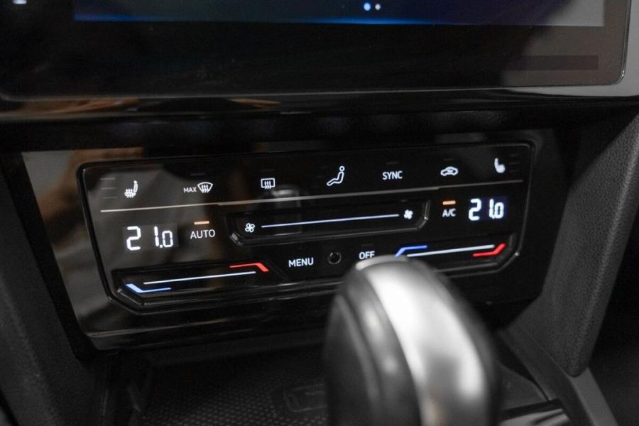 Pelēks Volkswagen Passat 2022 Viļņa, ar dzinēja tilpumu 2.00 L un nobraukumu 198 tūkst. km par 18500 €, foto 21 vietnē AUTOMOTO.COM.LV