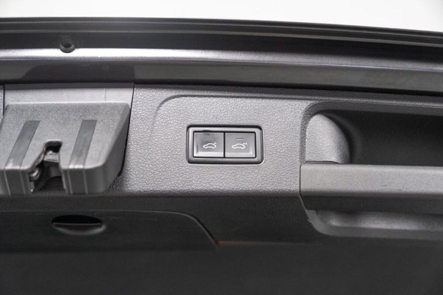Pelēks Volkswagen Passat 2022 Viļņa, ar dzinēja tilpumu 2.00 L un nobraukumu 198 tūkst. km par 18500 €, foto 25 vietnē AUTOMOTO.COM.LV