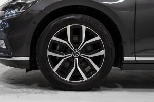 Pelēks Volkswagen Passat 2022 Viļņa, ar dzinēja tilpumu 2.00 L un nobraukumu 198 tūkst. km par 18500 €, foto 26 vietnē AUTOMOTO.COM.LV