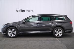 Grey Volkswagen Passat 2022 in Tallinn, with an engine capacity of 2.00 L and mileage of 138 thousand km for 23100 €, photo 3 on AUTOMOTO.COM.LV