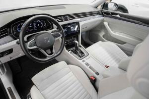 Grey Volkswagen Passat 2022 in Tallinn, with an engine capacity of 2.00 L and mileage of 138 thousand km for 23100 €, photo 14 on AUTOMOTO.COM.LV