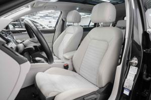 Grey Volkswagen Passat 2022 in Tallinn, with an engine capacity of 2.00 L and mileage of 138 thousand km for 23100 €, photo 17 on AUTOMOTO.COM.LV