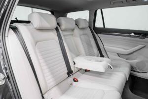 Grey Volkswagen Passat 2022 in Tallinn, with an engine capacity of 2.00 L and mileage of 138 thousand km for 23100 €, photo 18 on AUTOMOTO.COM.LV