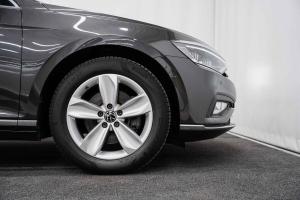 Grey Volkswagen Passat 2022 in Tallinn, with an engine capacity of 2.00 L and mileage of 138 thousand km for 23100 €, photo 23 on AUTOMOTO.COM.LV