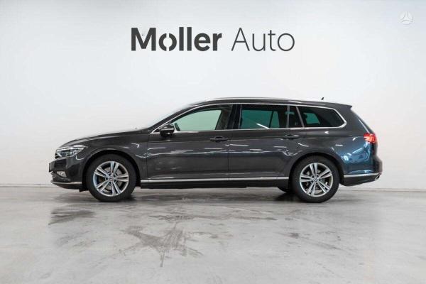 Pelēks Volkswagen Passat 2022 Viļņa, ar dzinēja tilpumu 1.50 L un nobraukumu 219 tūkst. km par 16900 €, foto 2 vietnē AUTOMOTO.COM.LV