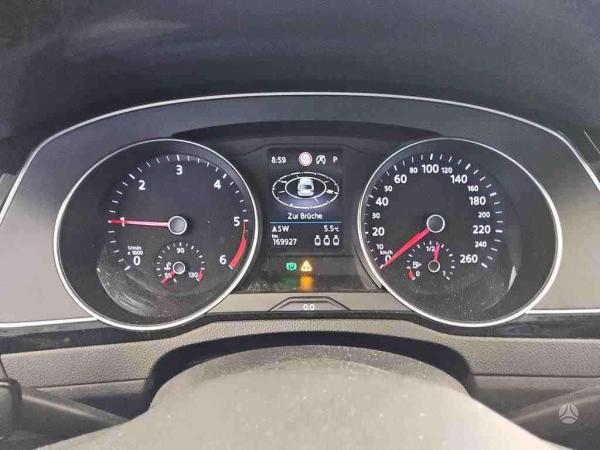 Grey Volkswagen Passat 2022 in Kaunas, with an engine capacity of 1.97 L and mileage of 170 thousand km for 16499 €, photo 5 on AUTOMOTO.COM.LV