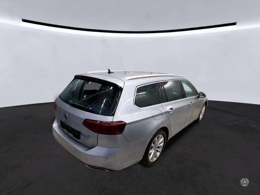 Grey Volkswagen Passat 2022 in Vilnius, with an engine capacity of 1.40 L and mileage of 196 thousand km for 15700 €, photo 5 on AUTOMOTO.COM.LV
