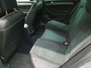 Grey Volkswagen Passat 2022 in Vilnius, with an engine capacity of 1.40 L and mileage of 196 thousand km for 15700 €, photo 7 on AUTOMOTO.COM.LV