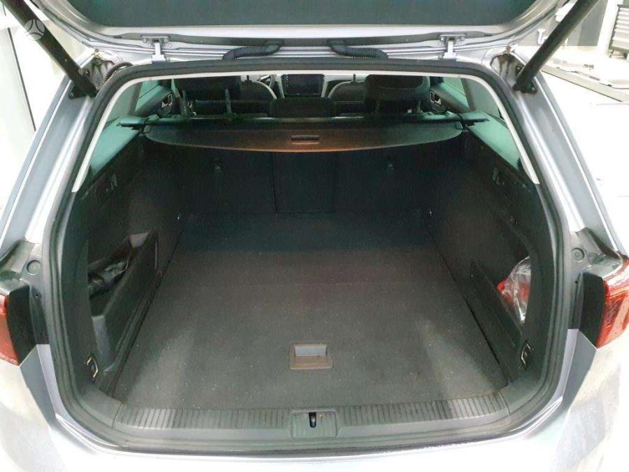Grey Volkswagen Passat 2022 in Vilnius, with an engine capacity of 1.40 L and mileage of 196 thousand km for 15700 €, photo 13 on AUTOMOTO.COM.LV