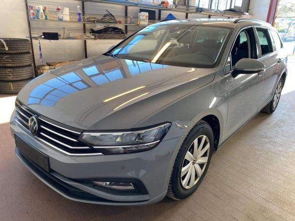 Grey Volkswagen Passat 2022 in Kaunas, with an engine capacity of 1.97 L and mileage of 174 thousand km for 15499 €, photo 1 on AUTOMOTO.COM.LV