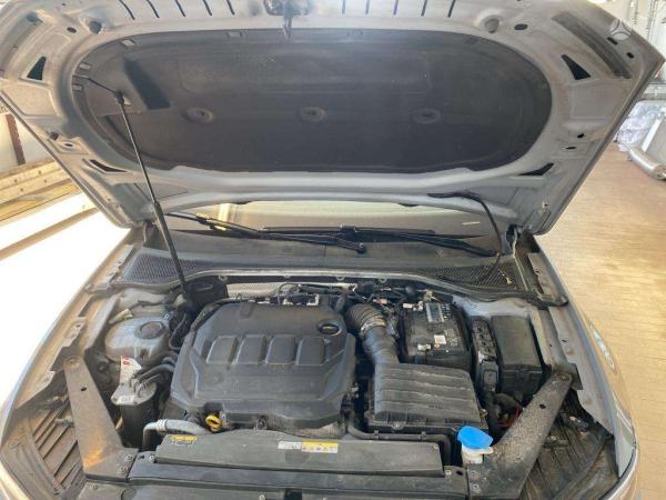 Grey Volkswagen Passat 2022 in Kaunas, with an engine capacity of 1.97 L and mileage of 174 thousand km for 15499 €, photo 10 on AUTOMOTO.COM.LV