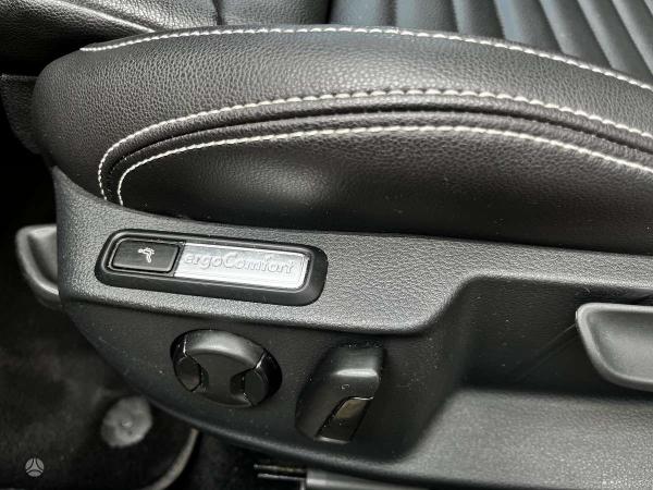 Grey Volkswagen Passat 2022 in Vilnius, with an engine capacity of 1.97 L and mileage of 180 thousand km for 17720 €, photo 10 on AUTOMOTO.COM.LV