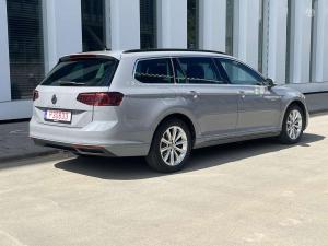 Grey Volkswagen Passat 2022 in Vilnius, with an engine capacity of 1.97 L and mileage of 180 thousand km for 17720 €, photo 8 on AUTOMOTO.COM.LV