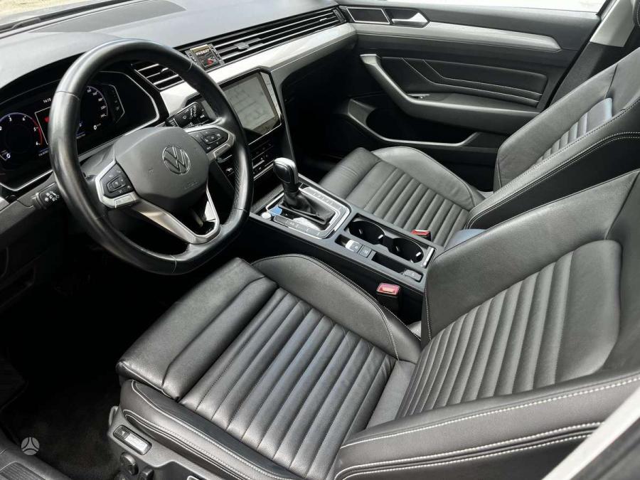 Grey Volkswagen Passat 2022 in Vilnius, with an engine capacity of 1.97 L and mileage of 180 thousand km for 17720 €, photo 10 on AUTOMOTO.COM.LV