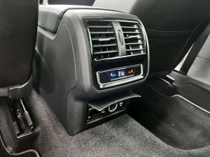 Grey Volkswagen Passat 2022 in Vilnius, with an engine capacity of 1.97 L and mileage of 180 thousand km for 17720 €, photo 13 on AUTOMOTO.COM.LV