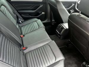 Grey Volkswagen Passat 2022 in Vilnius, with an engine capacity of 1.97 L and mileage of 180 thousand km for 17720 €, photo 14 on AUTOMOTO.COM.LV