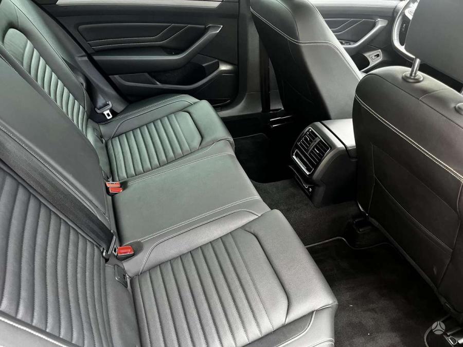 Grey Volkswagen Passat 2022 in Vilnius, with an engine capacity of 1.97 L and mileage of 180 thousand km for 17720 €, photo 14 on AUTOMOTO.COM.LV