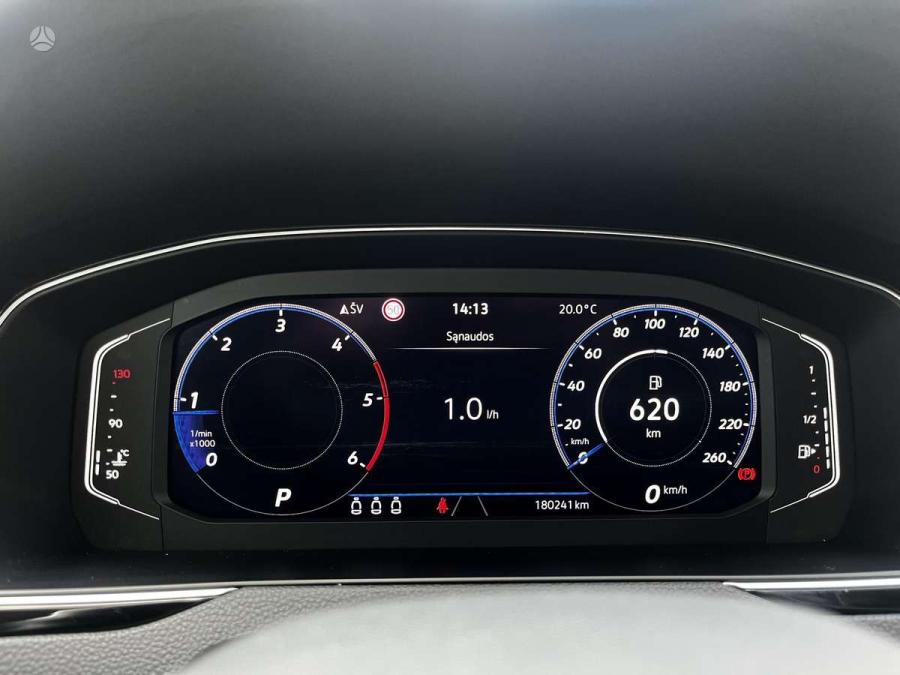 Grey Volkswagen Passat 2022 in Vilnius, with an engine capacity of 1.97 L and mileage of 180 thousand km for 17720 €, photo 18 on AUTOMOTO.COM.LV