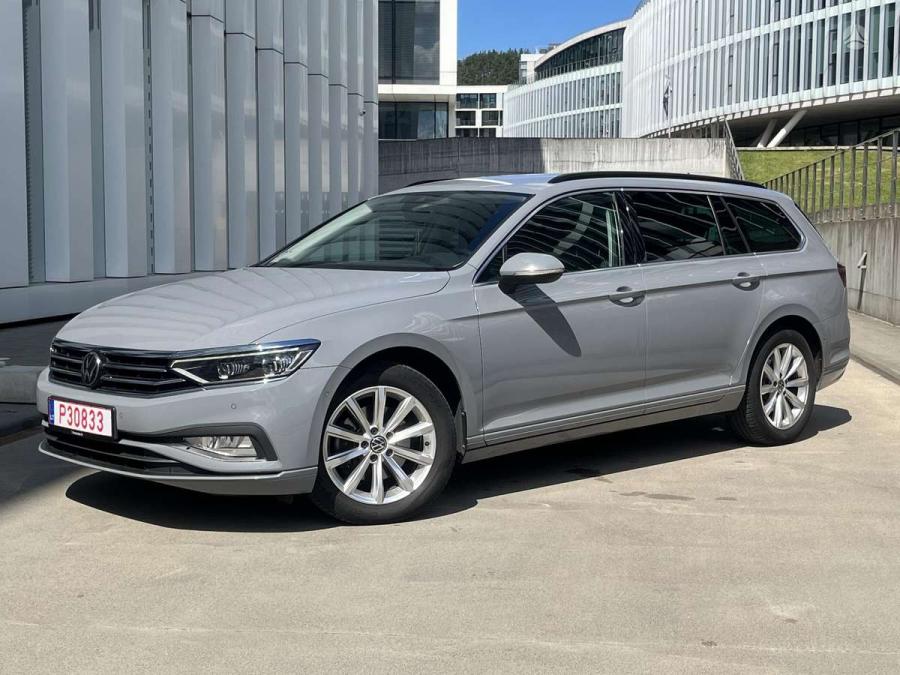 Grey Volkswagen Passat 2022 in Vilnius, with an engine capacity of 1.97 L and mileage of 180 thousand km for 17720 €, photo 25 on AUTOMOTO.COM.LV