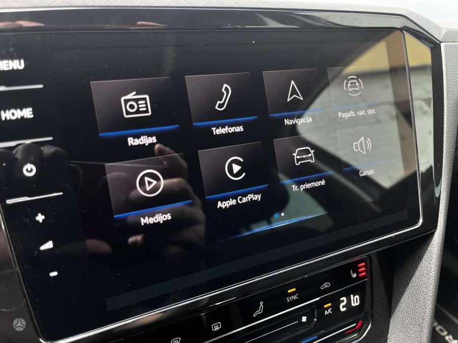 Grey Volkswagen Passat 2022 in Vilnius, with an engine capacity of 1.97 L and mileage of 180 thousand km for 17720 €, photo 33 on AUTOMOTO.COM.LV