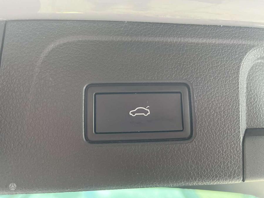 Grey Volkswagen Passat 2022 in Vilnius, with an engine capacity of 1.97 L and mileage of 180 thousand km for 17720 €, photo 34 on AUTOMOTO.COM.LV