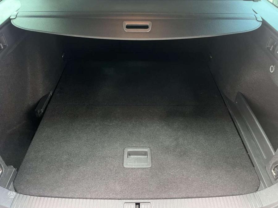 Grey Volkswagen Passat 2022 in Vilnius, with an engine capacity of 1.97 L and mileage of 180 thousand km for 17720 €, photo 35 on AUTOMOTO.COM.LV