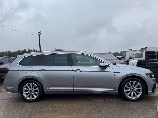 Pelēks Volkswagen Passat 2022 Viļņa, ar dzinēja tilpumu 1.40 L un nobraukumu 197 tūkst. km par 15700 €, foto 5 vietnē AUTOMOTO.COM.LV