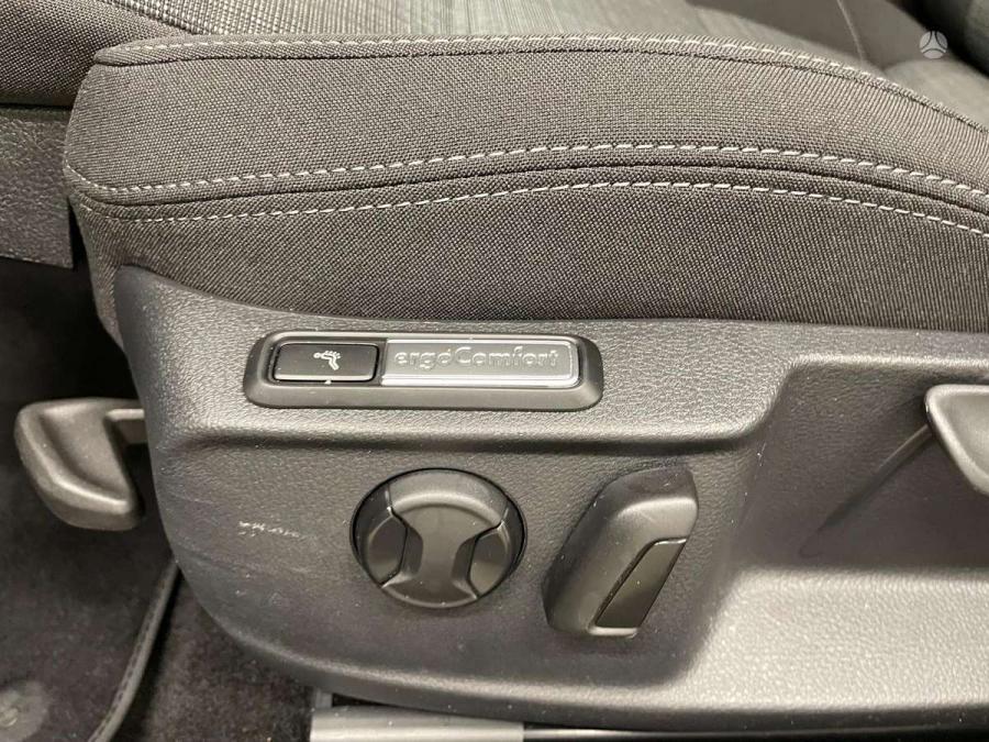 Pelēks Volkswagen Passat 2022 Marijampole, ar dzinēja tilpumu 1.50 L un nobraukumu 114 tūkst. km par 18138 €, foto 9 vietnē AUTOMOTO.COM.LV